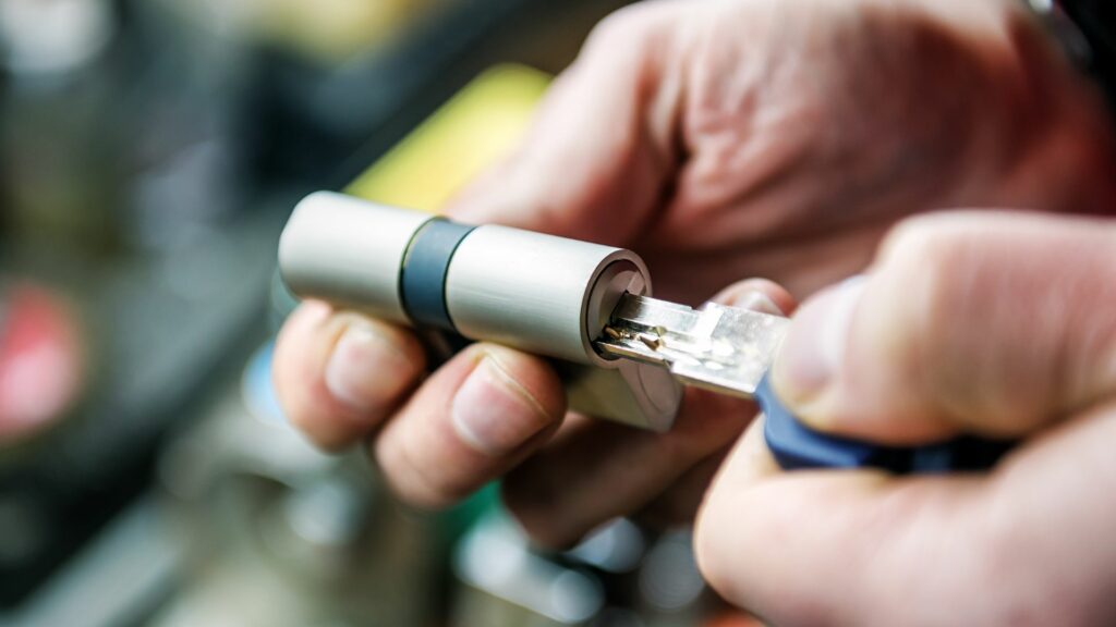 5 Types of Commercial Door Locks